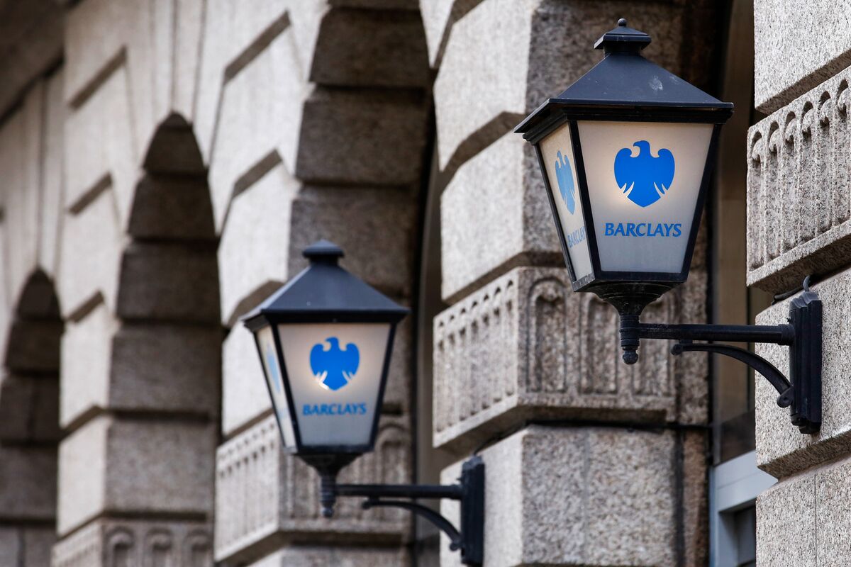 Barclays Warns Credit Risk Mounting as Policy Concerns Snowball - Bloomberg