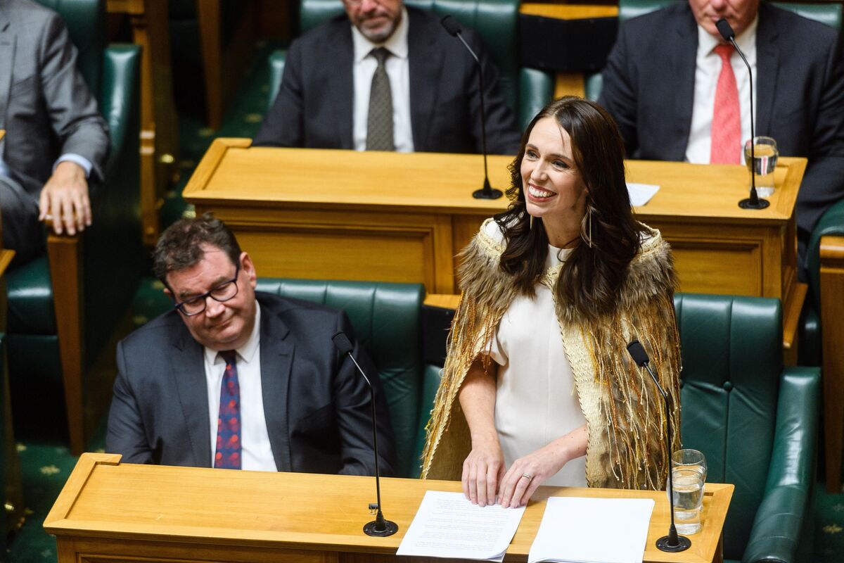 Ardern Exits Politics Saying Motherhood No Hurdle to Leadership - Bloomberg