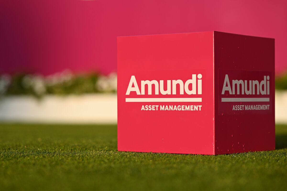 Amundi, Deutsche Bank’s DWS Downgrade ESG Funds in Big Reset - Bloomberg