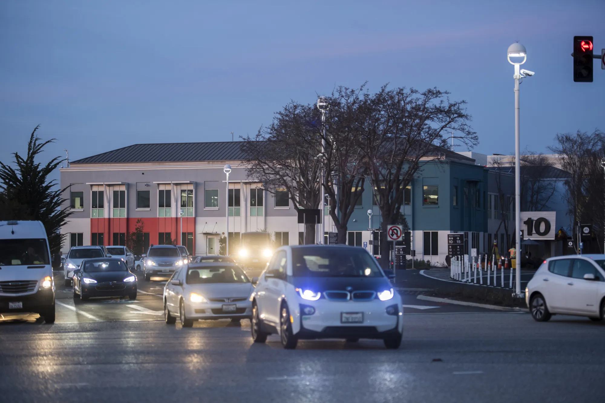 Facebook Leases New Tower in San Francisco Expansion - Bloomberg