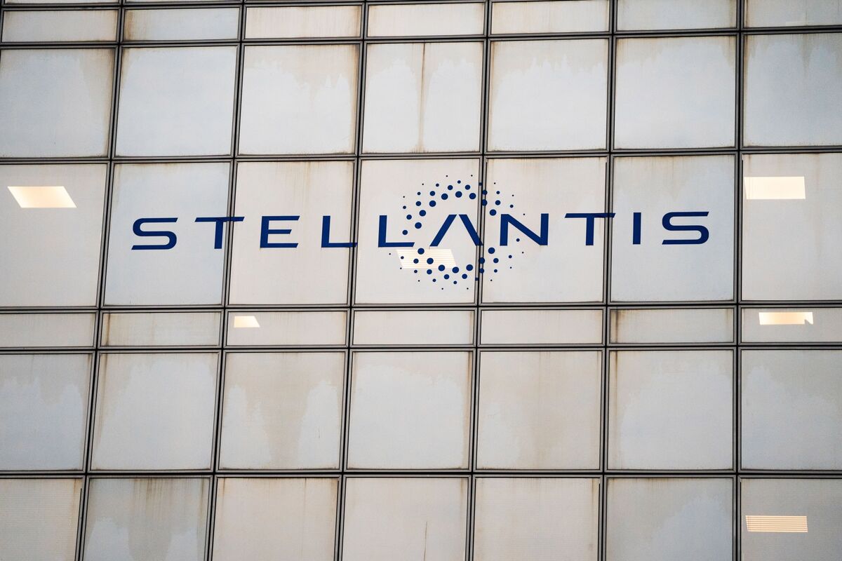 Stellantis May Drop Some Suppliers to Cut EV Costs, CEO Says - Bloomberg
