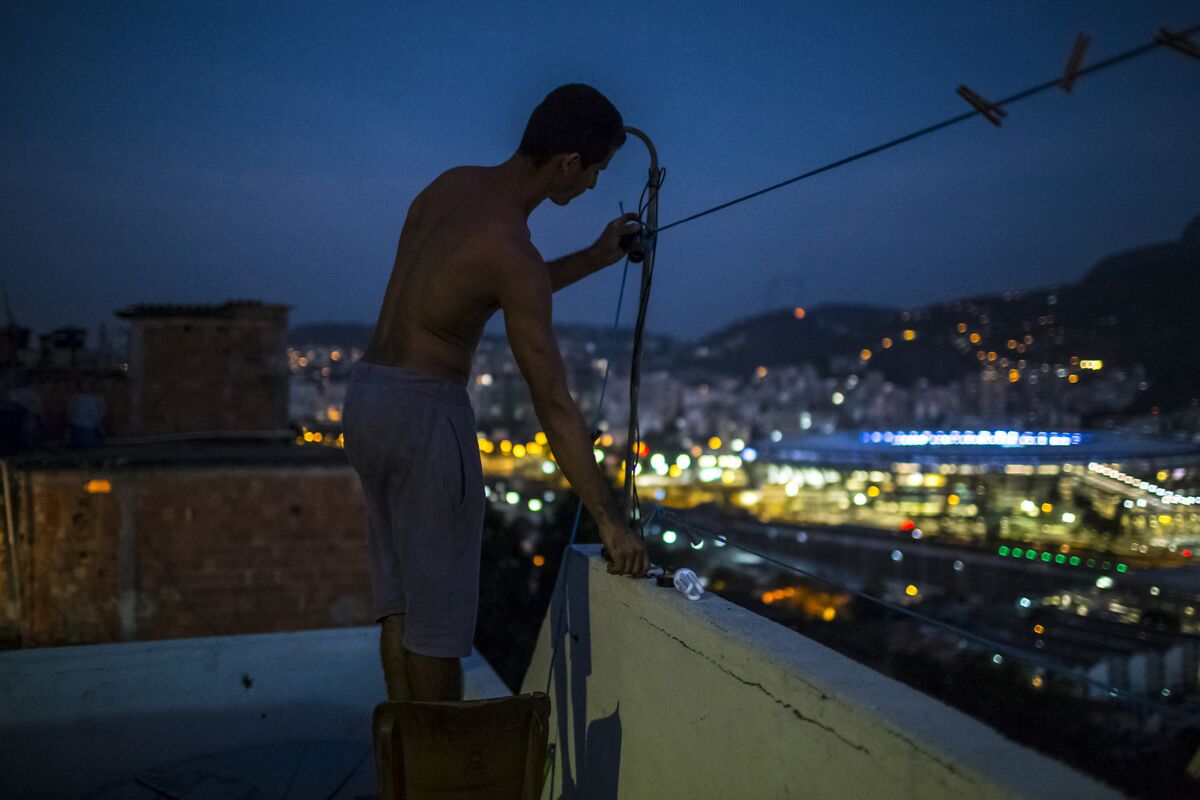 Number of Brazilians Living in Poverty Rises 2 Million in a Year ...