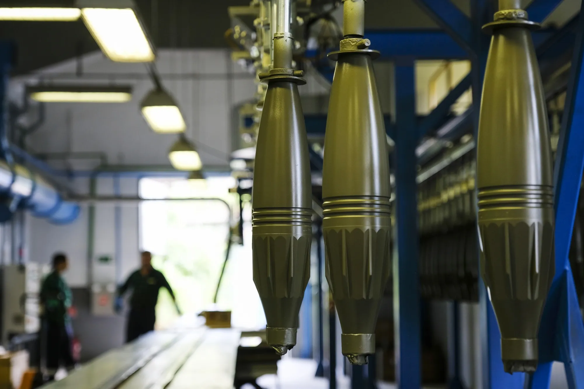 EU’s Frontline Nations See €100 Billion in Urgent Defense Needs - Bloomberg