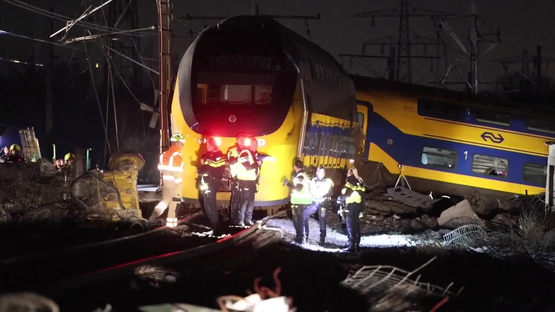 Watch Train Crashes in Netherlands After Derailment - Bloomberg