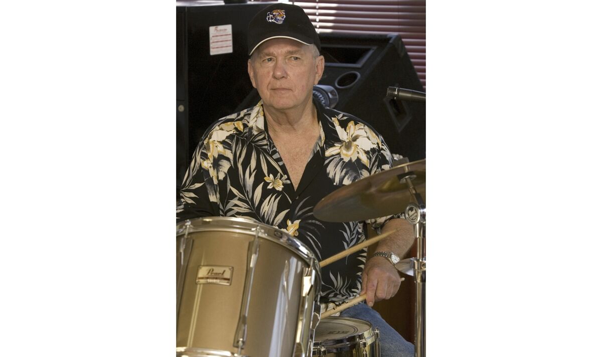 Jimmy Van Eaton, an early rock 'n' roll drummer who played at Sun ...