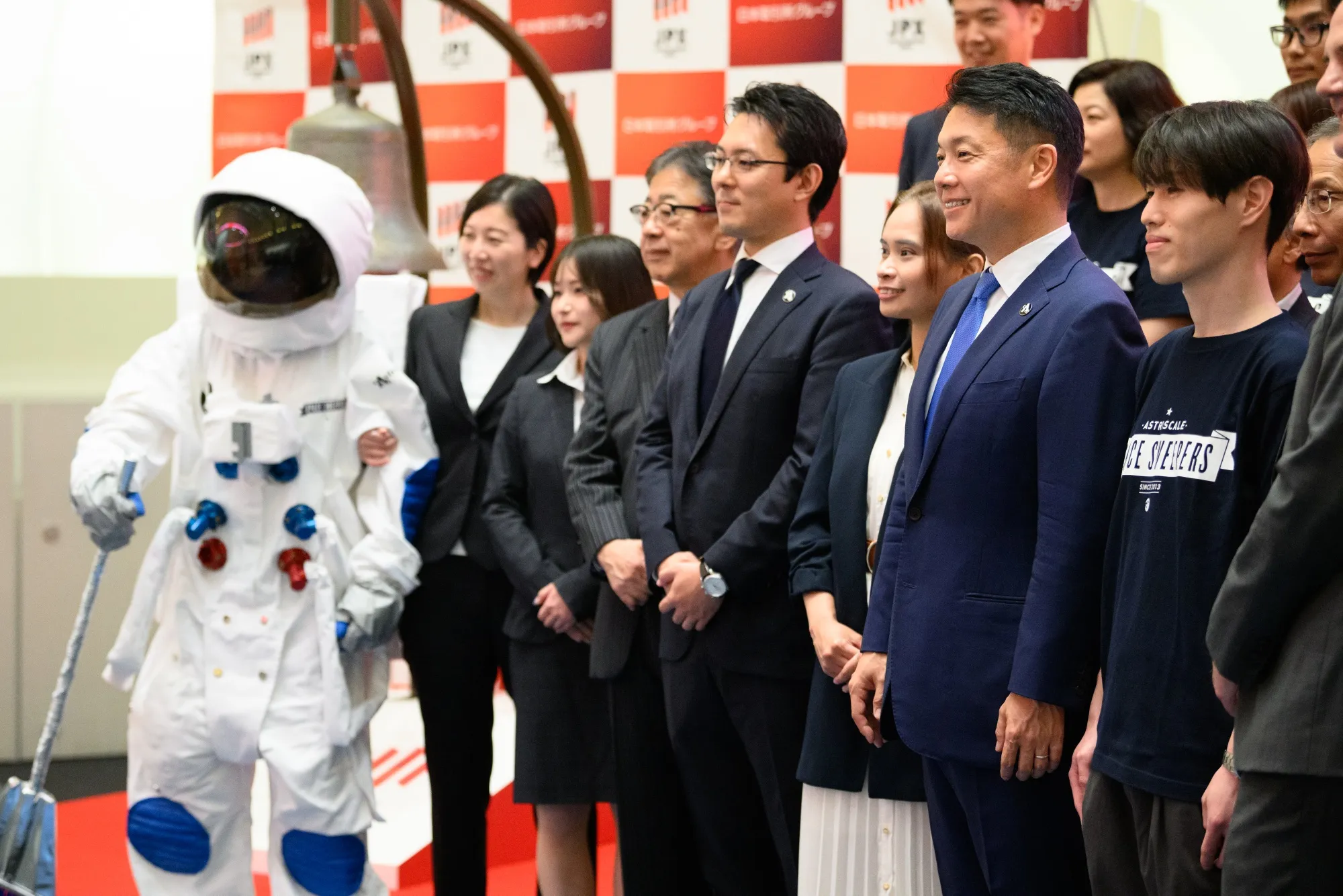 Japan Space-Debris Pioneer Astroscale Stock Surges in Tokyo IPO - Bloomberg