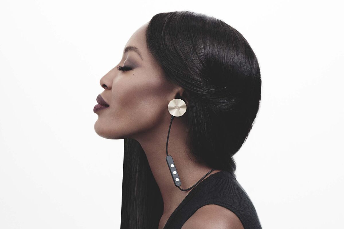 Will.i.am's Wireless Buttons Beat Apple's AirPods: Review - Bloomberg