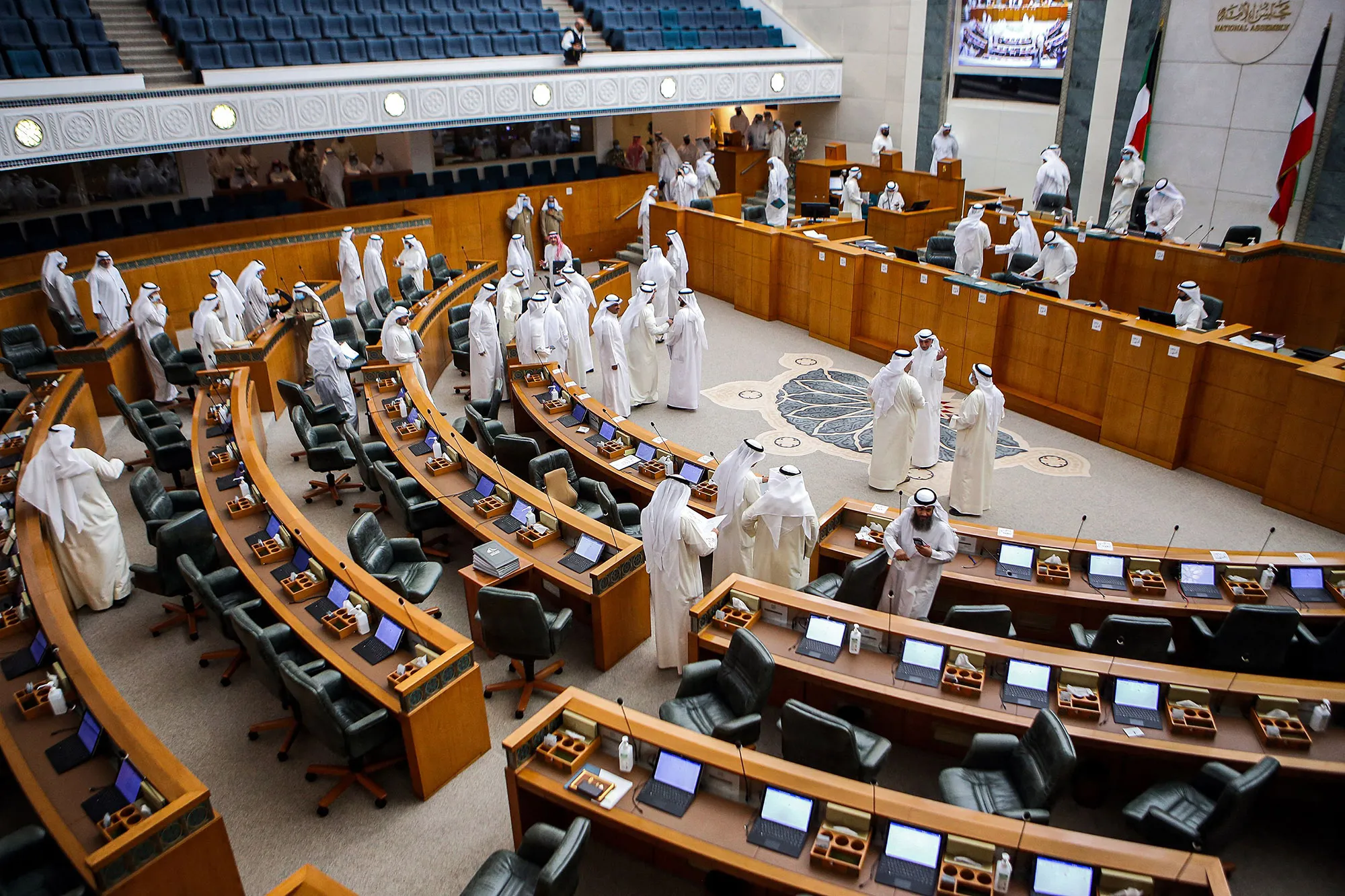 Kuwait Parliament Approves State Budget With Narrower Deficit - Bloomberg