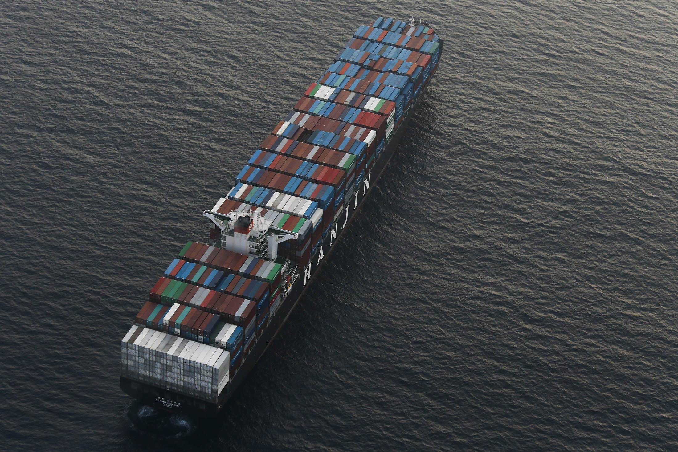 Hanjin Shipping Drops After Report Company May Halve Its Fleet - Bloomberg