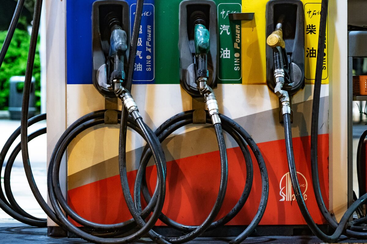 Oil Demand Signals Are Flashing Red as Price Dips Toward $50 - Bloomberg