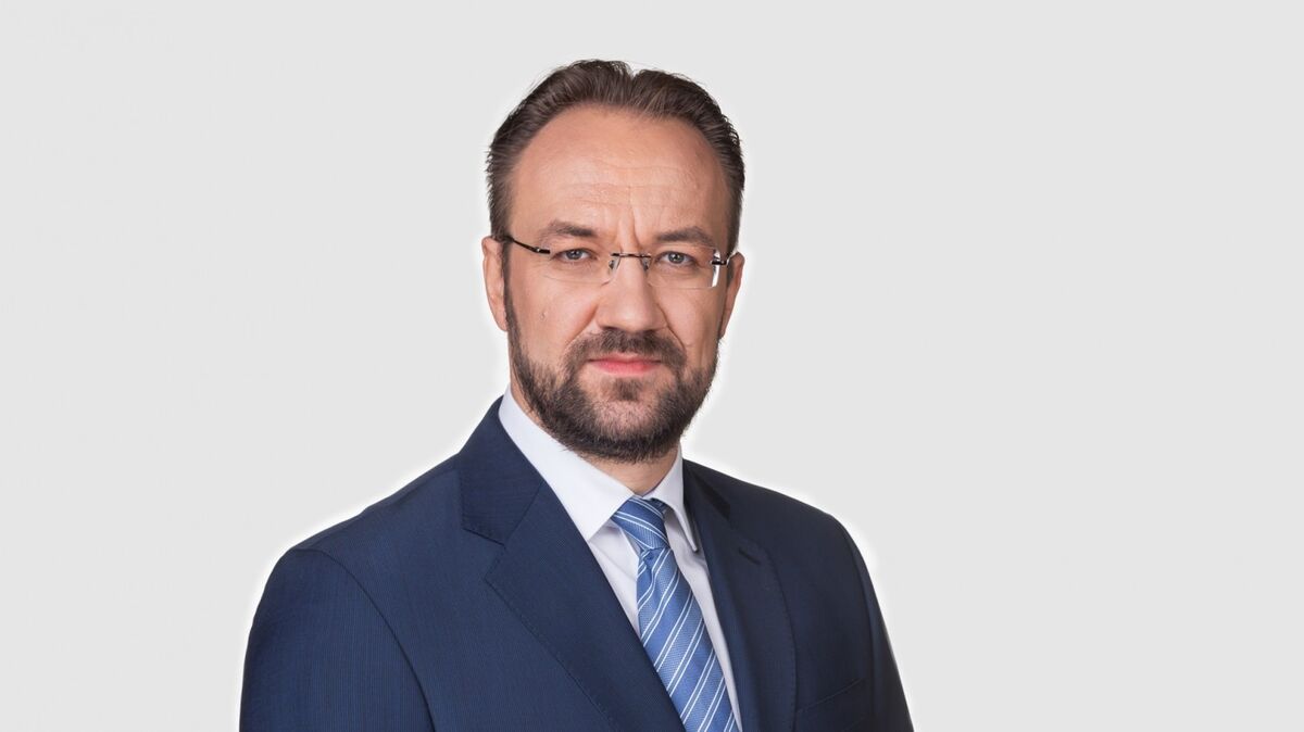 ECB’s Simkus Sees Current Rate Level Likely Enough in December - Bloomberg