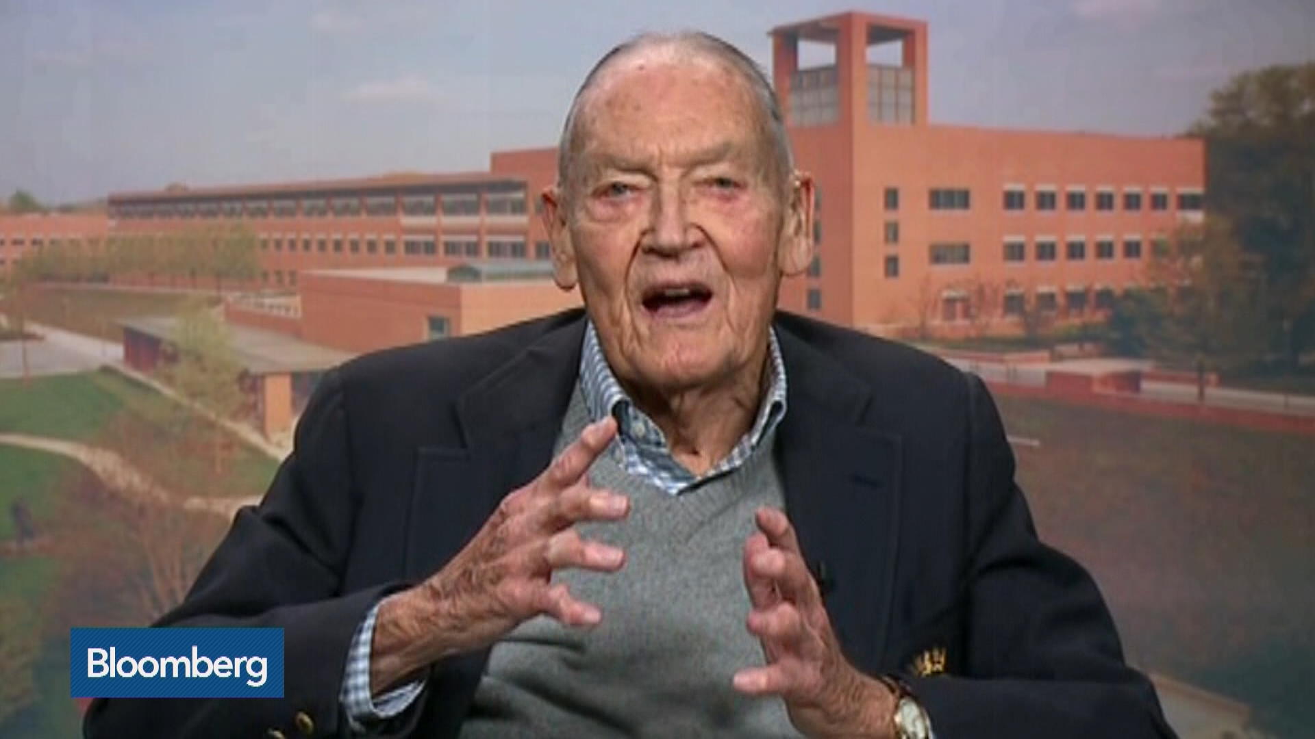 Watch Why Jack Bogle Calls Stock Pickers Market a Myth - Bloomberg