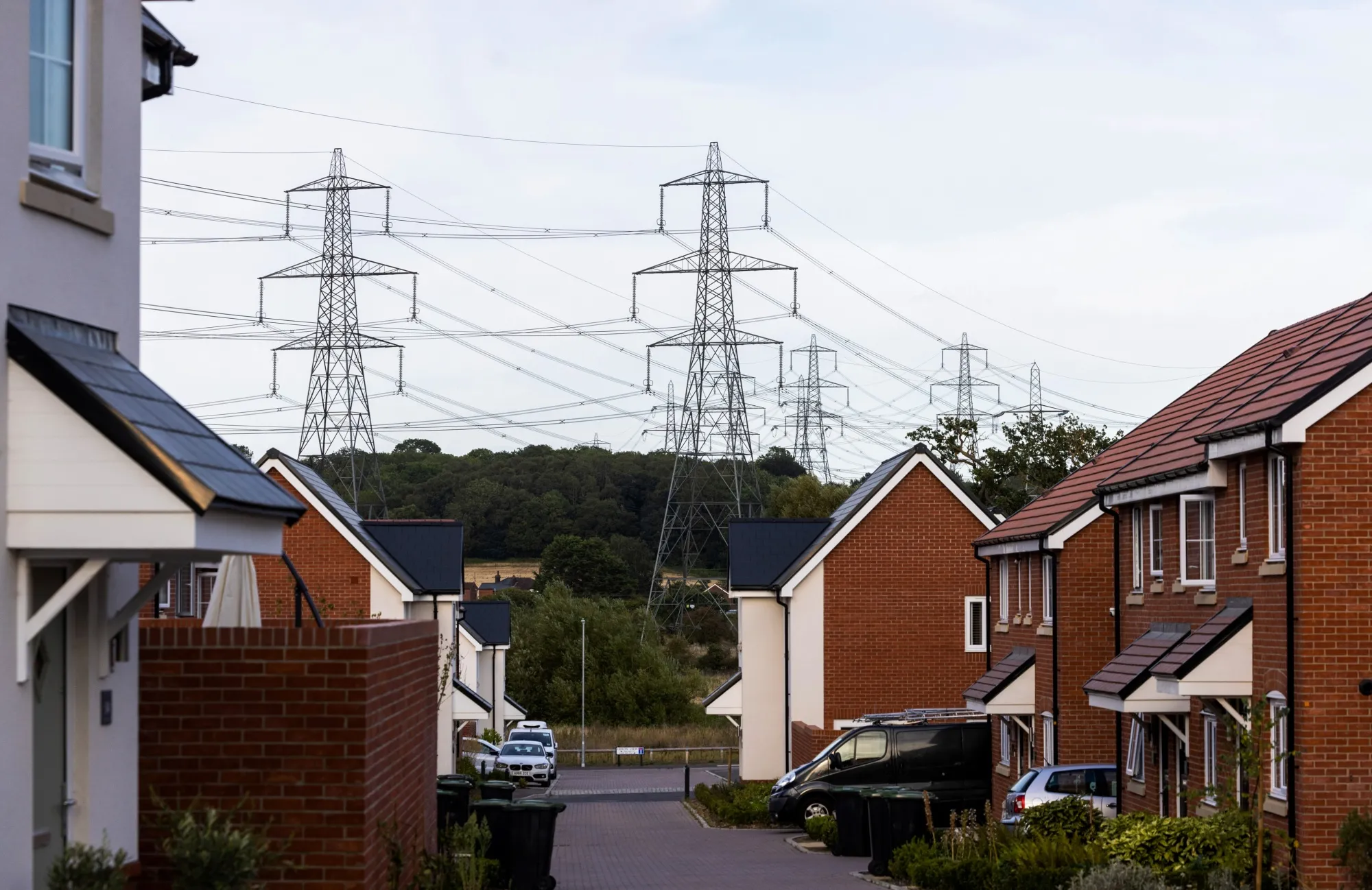 UK to Lower Energy Bills by £150 as It Axes Climate Support - Bloomberg