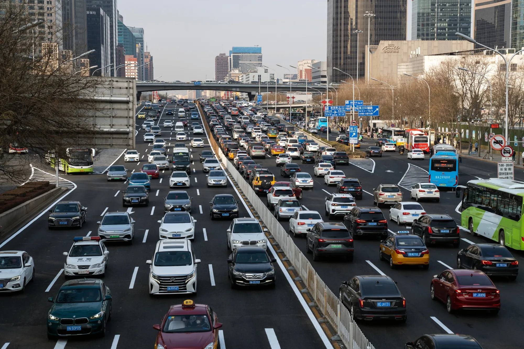 China’s Clogged Roads Show Economic Recovery Gathering Pace - Bloomberg