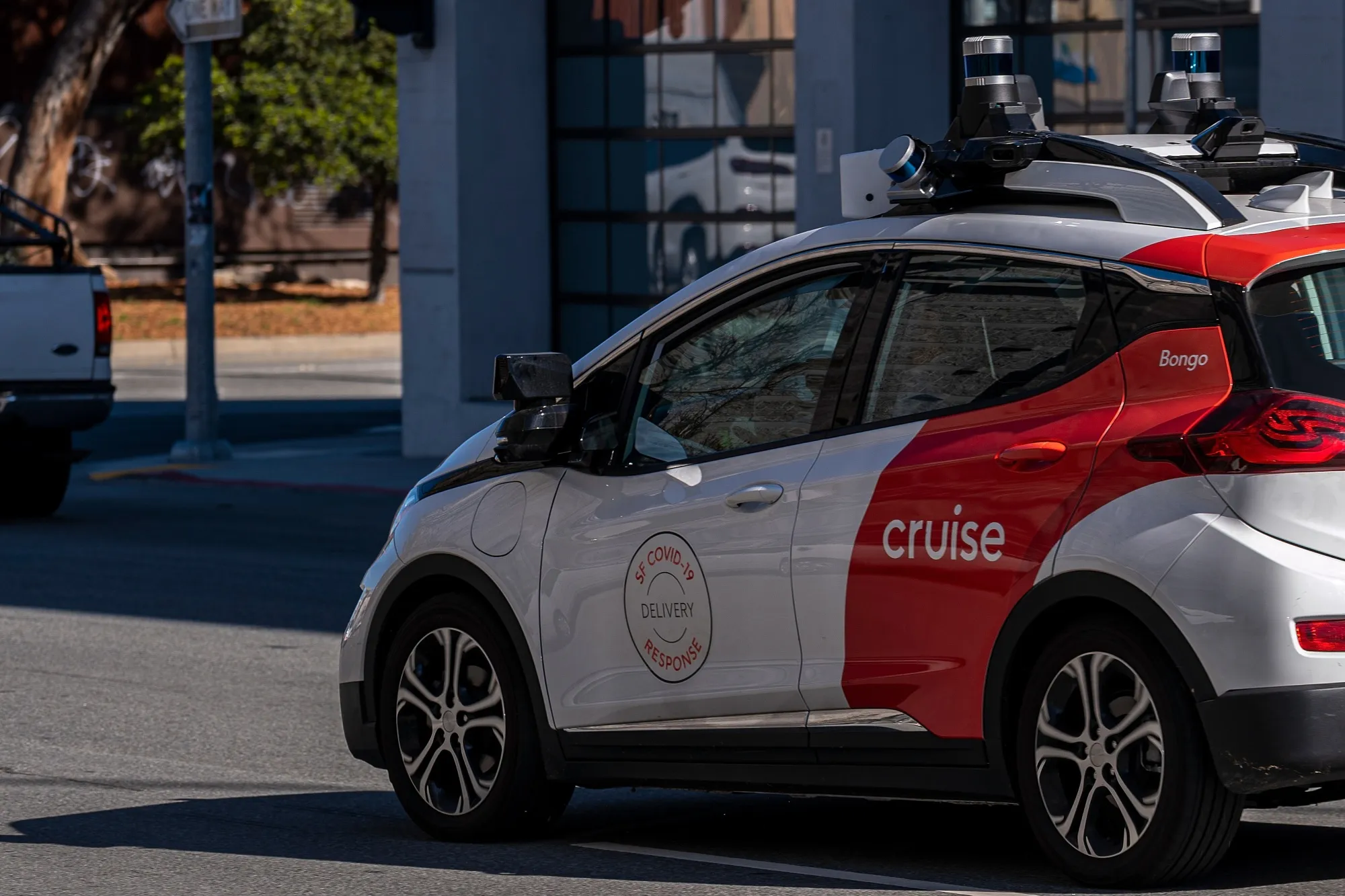 GM's Cruise Robotaxi Unit Faces Federal Probe on Driverless Car Risk ...
