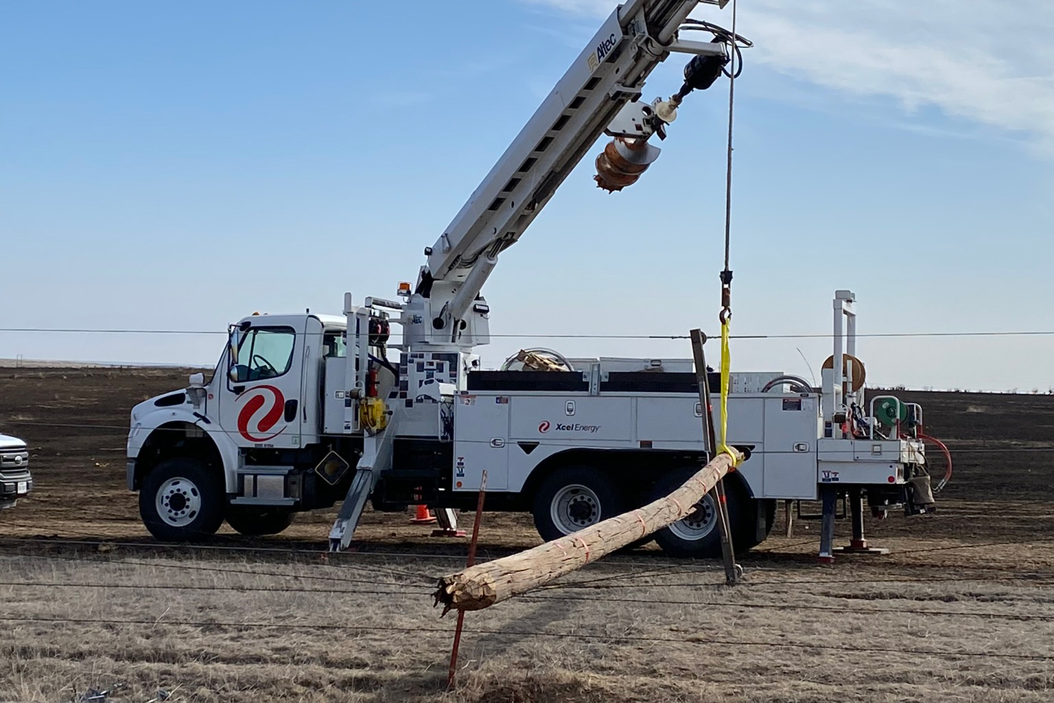 Xcel Energy Pole at Center of Texas Fire Suit Was Marked Unsafe - Bloomberg