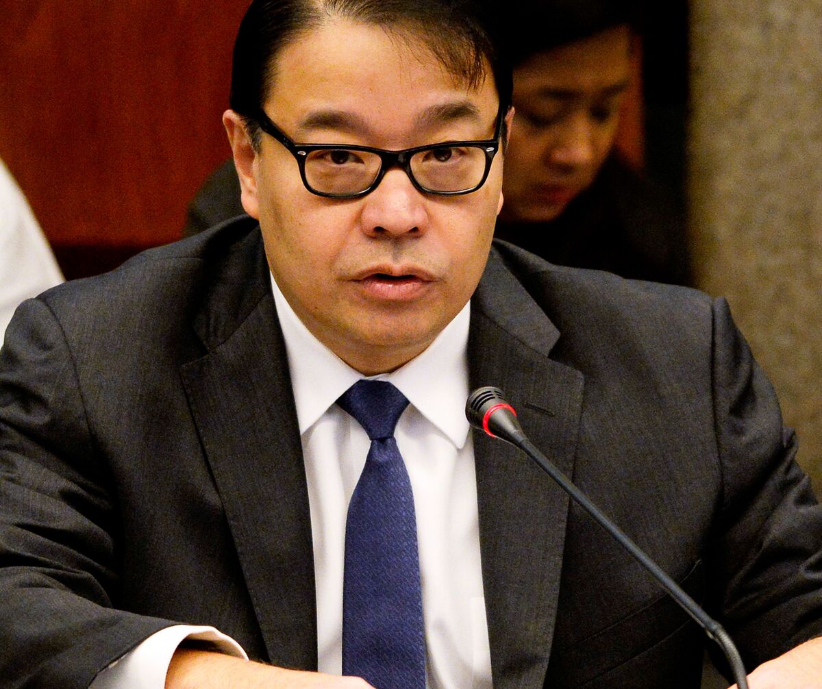 Rizal Bank CEO Goes on Leave to Clear Name in $81 Million Heist - Bloomberg