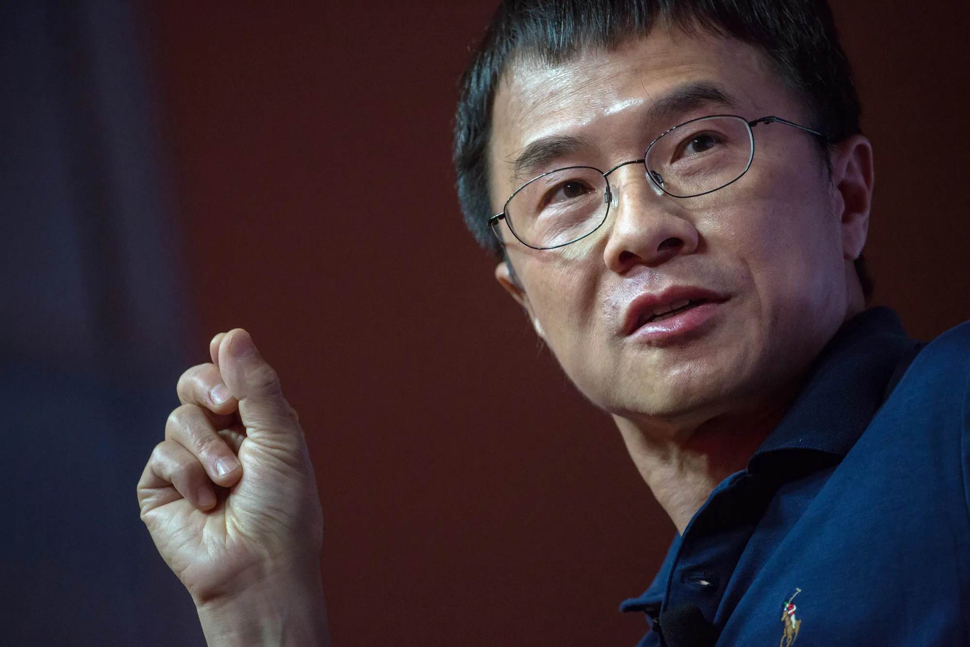 Baidu Tumbles as Star Hire Steps Down After Less Than 2 Years - Bloomberg