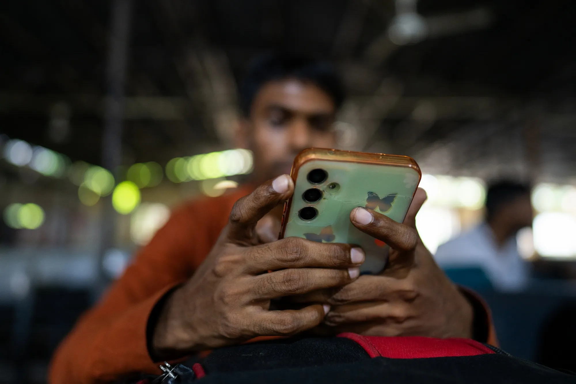 Indians Spent 1.1 Trillion Hours on Smartphones in 2024, EY Says ...