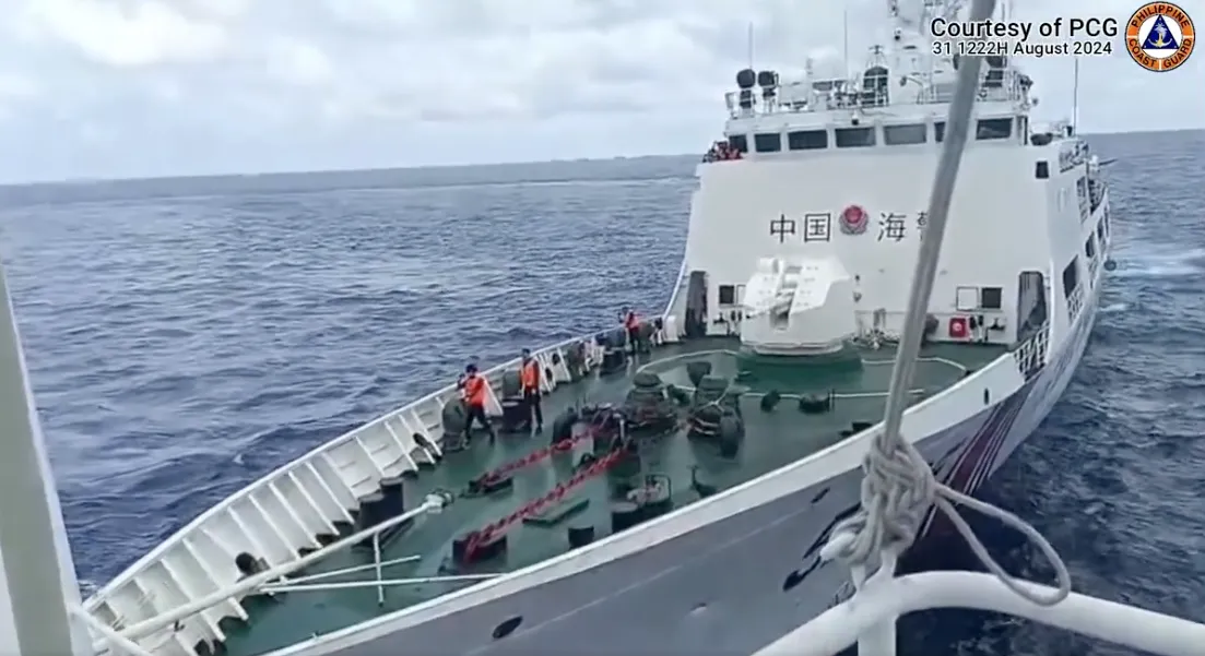 Chinese, Philippine Ships Collide Amid Growing Tensions at Sea - Bloomberg
