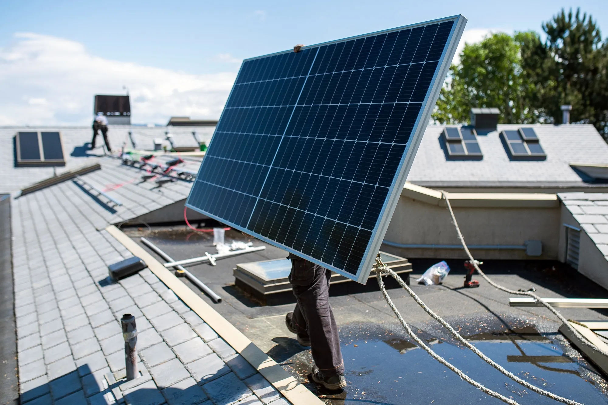 SunPower CEO Sees Potential for 100-Million Home Rooftop Market - Bloomberg
