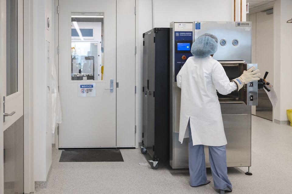 How Chicago Got Mark Zuckerberg And Wife To Invest 250m In New Biotech