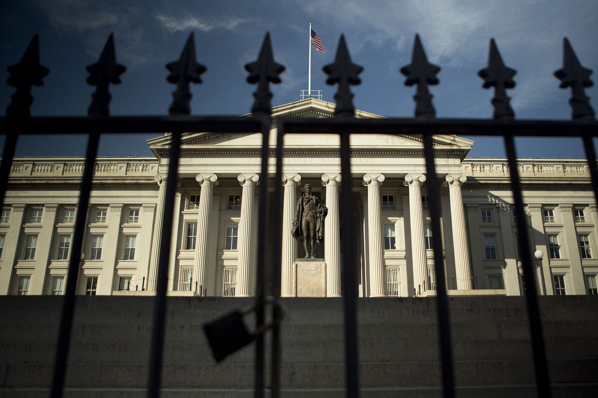 Odds of U.S. Technical Default About 15%, T-Bills Curve Shows - Bloomberg