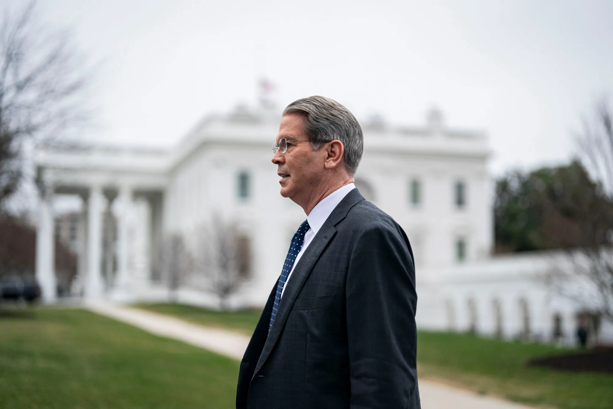 Bessent dice que situación con China es insostenible - Bloomberg