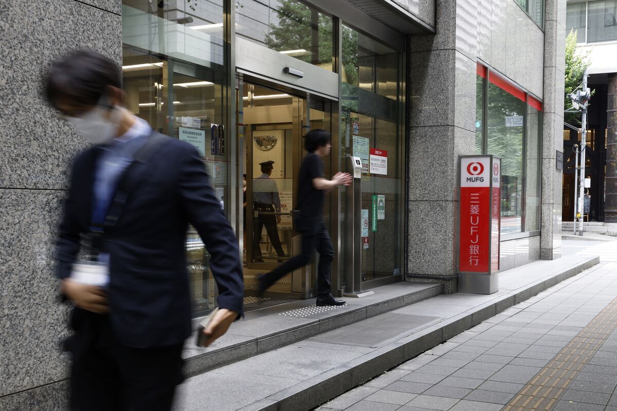 MUFG Drops by Record as Japan Banks Lose $85 Billion in Value - Bloomberg
