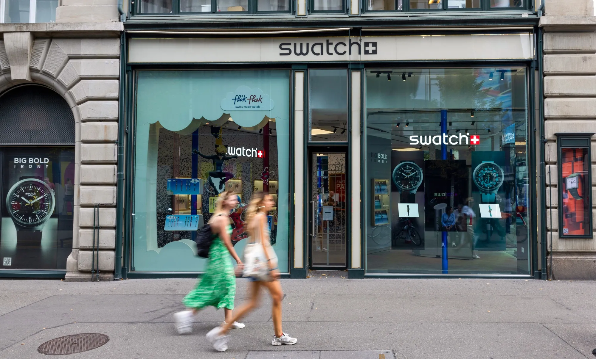 Swatch Gains as CEO Hayek Eases Concerns Over US Tariffs - Bloomberg
