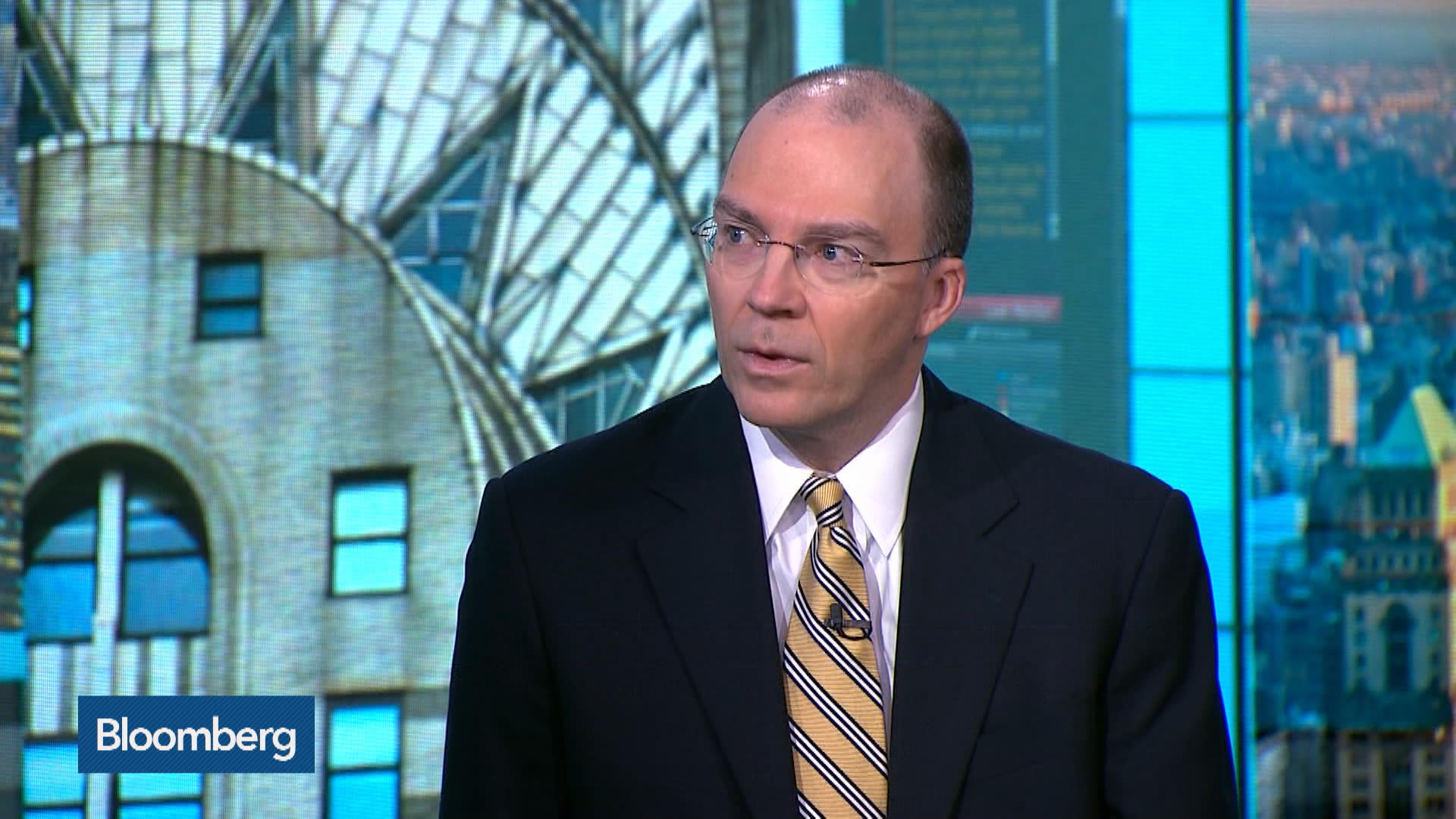 Watch Economist Stanley Sees U.S. Growth Tapering Back to 2% - Bloomberg