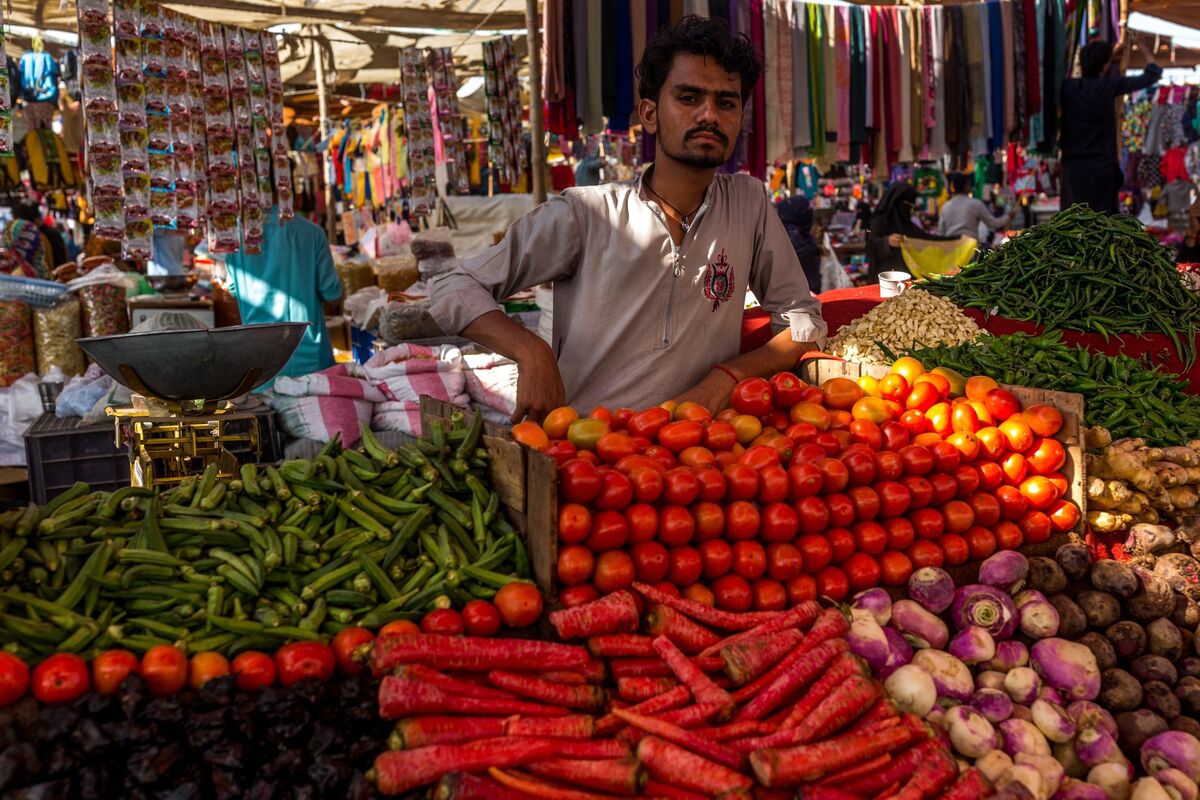 Pakistan Inflation Quickens For First Time in Six Months - Bloomberg