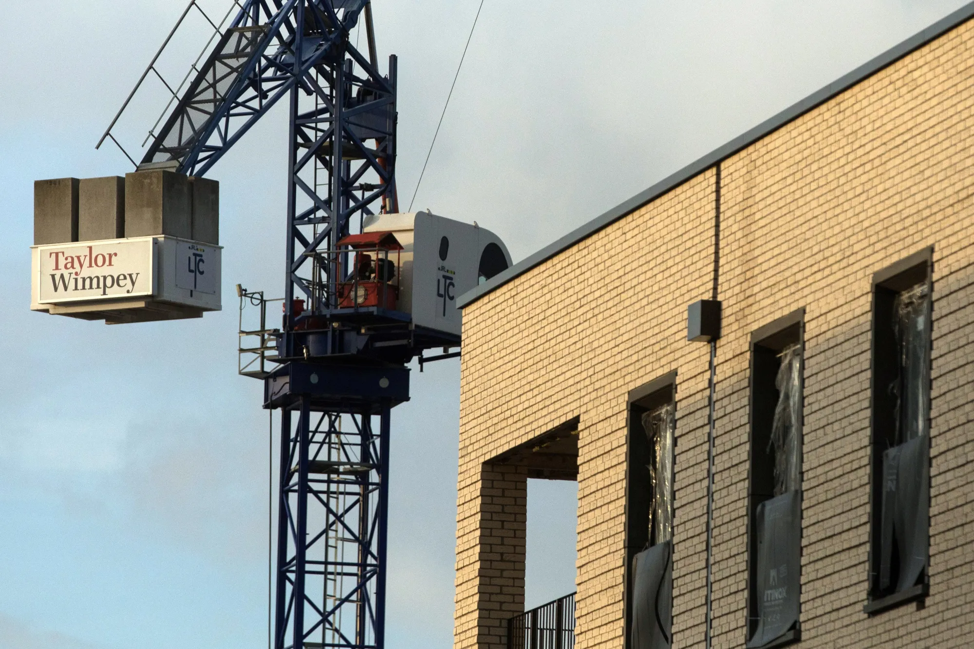 U.K. Construction Confidence Drops to Lowest in Six Years - Bloomberg