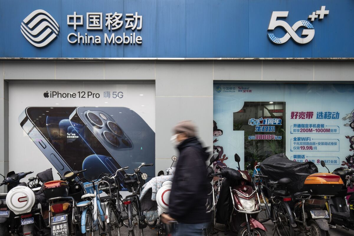 China Mobile Said to Eye A-Share Listing After U.S. Removal - Bloomberg