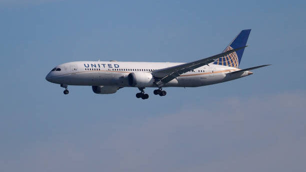 Watch United Airlines Buying 100 Boeing 787 Dreamliners - Bloomberg
