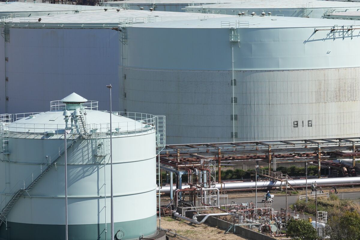 Glencore Boosts Middle East Oil Buying for Singapore Bukom Plant ...