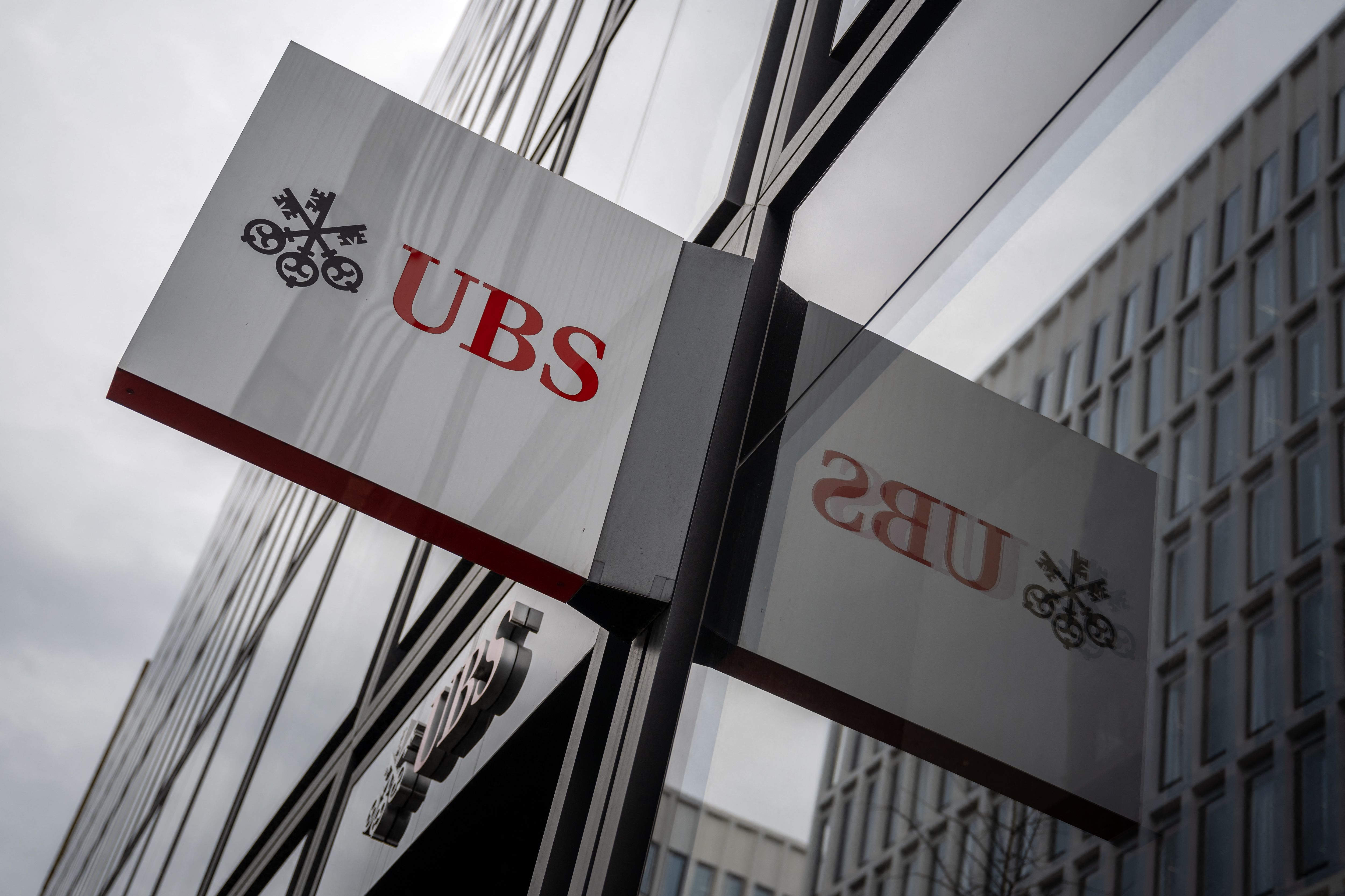 UBS Agreed Up to €700 Million Loan for ION’s Equity in Prelios - Bloomberg