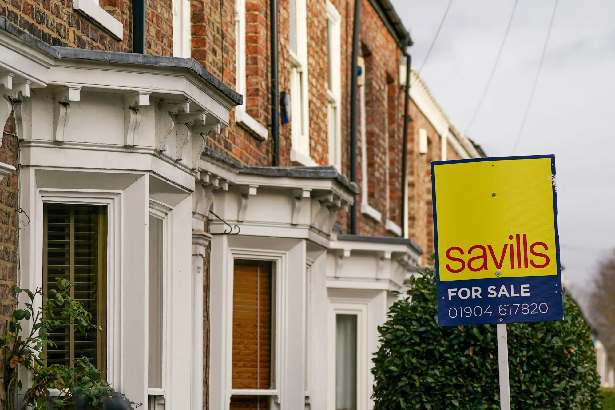 UK House Prices: Property Sellers Lift Values for First Time in Three ...