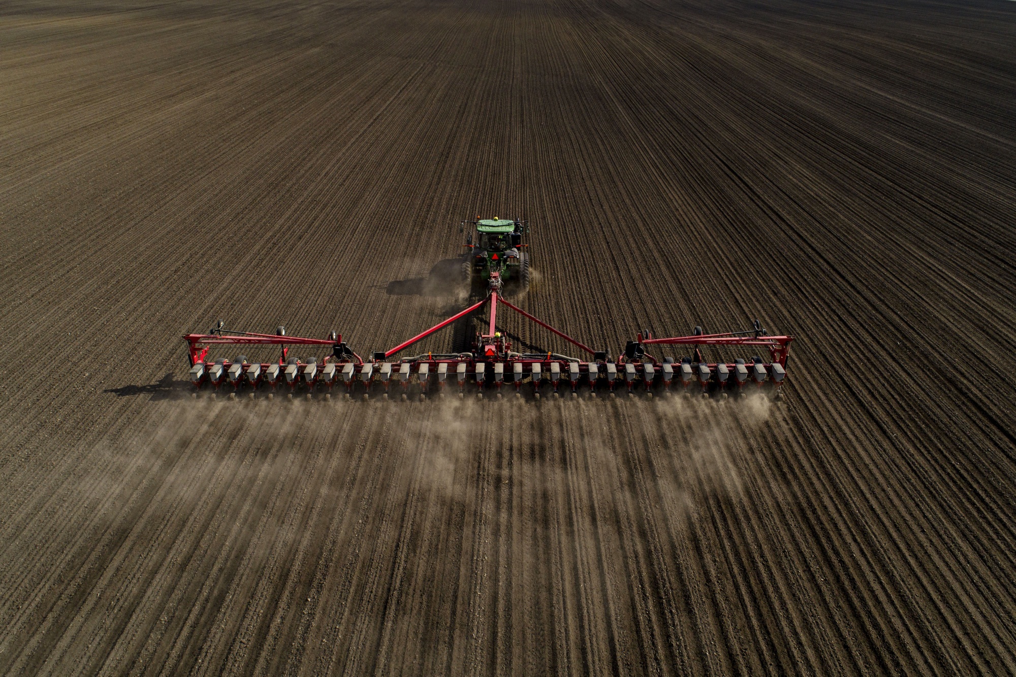 Corn Boom Sends Farmland Value Up Most Since 2012 in Midwest - Bloomberg