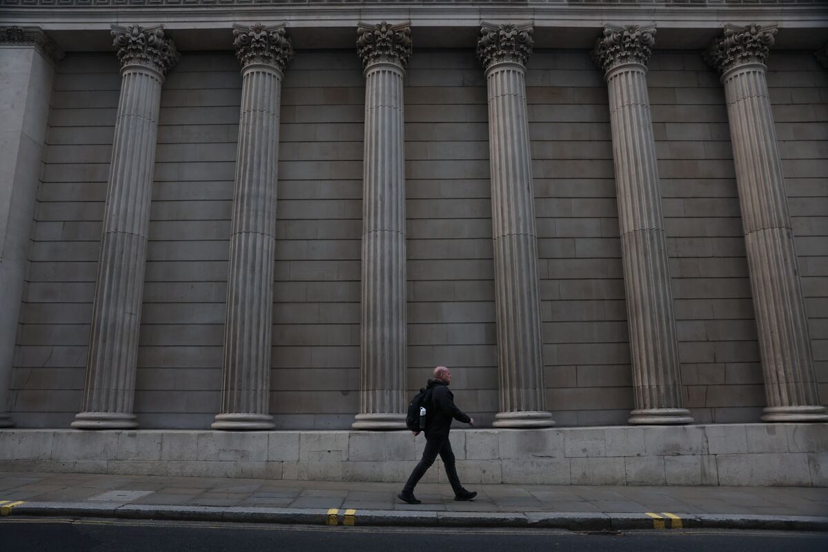 BOE Board Told It May Need to Cut Costs and Tighten its Budget - Bloomberg