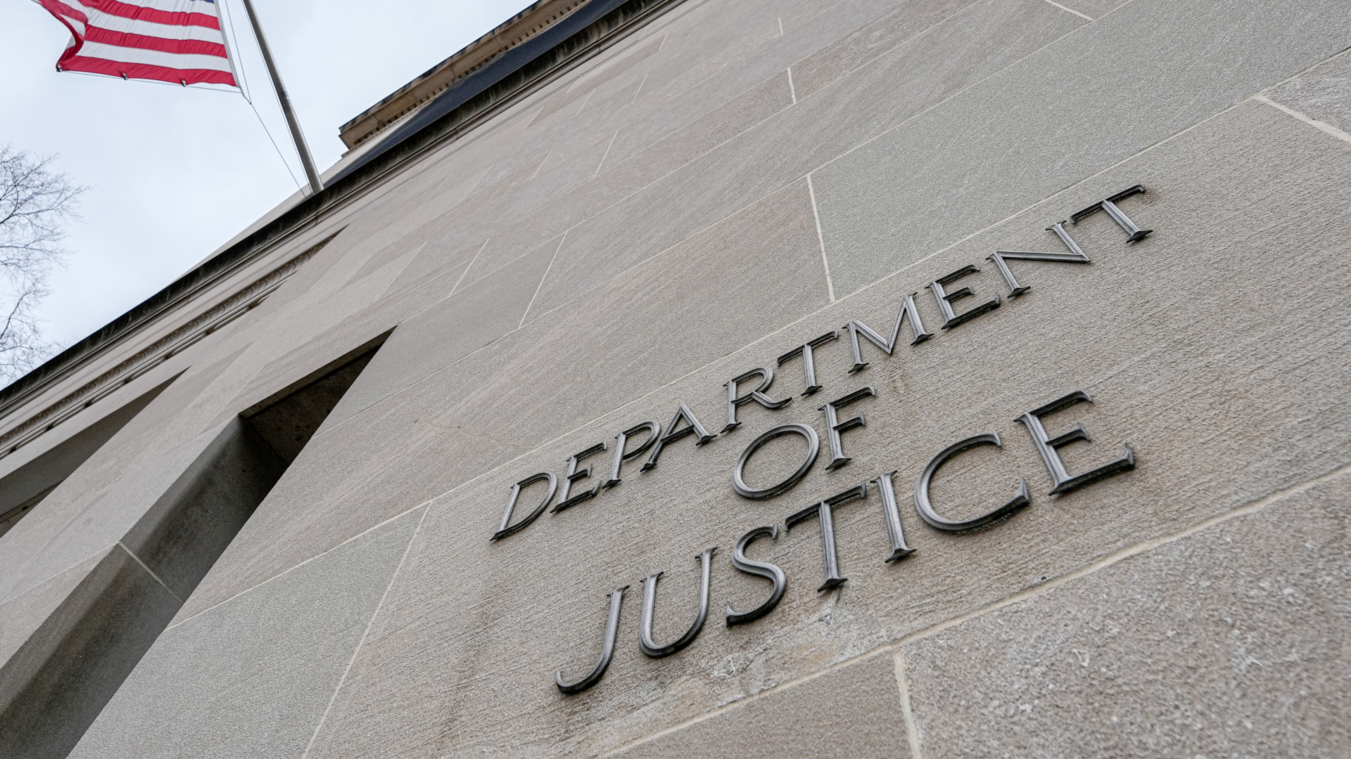 Watch DOJ Launches Antitrust Lawsuit Against Apple - Bloomberg
