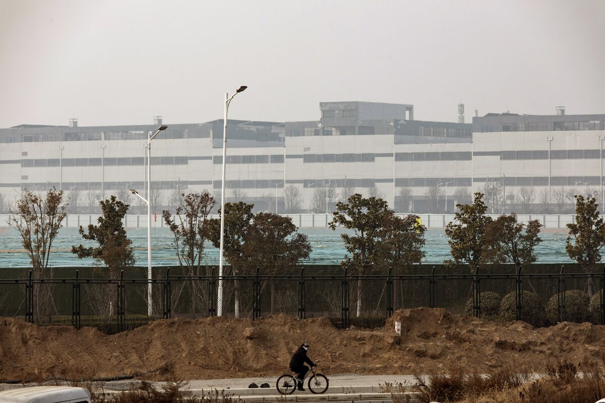 Foxconn Plans to Build Two New Component Factories in India - Bloomberg