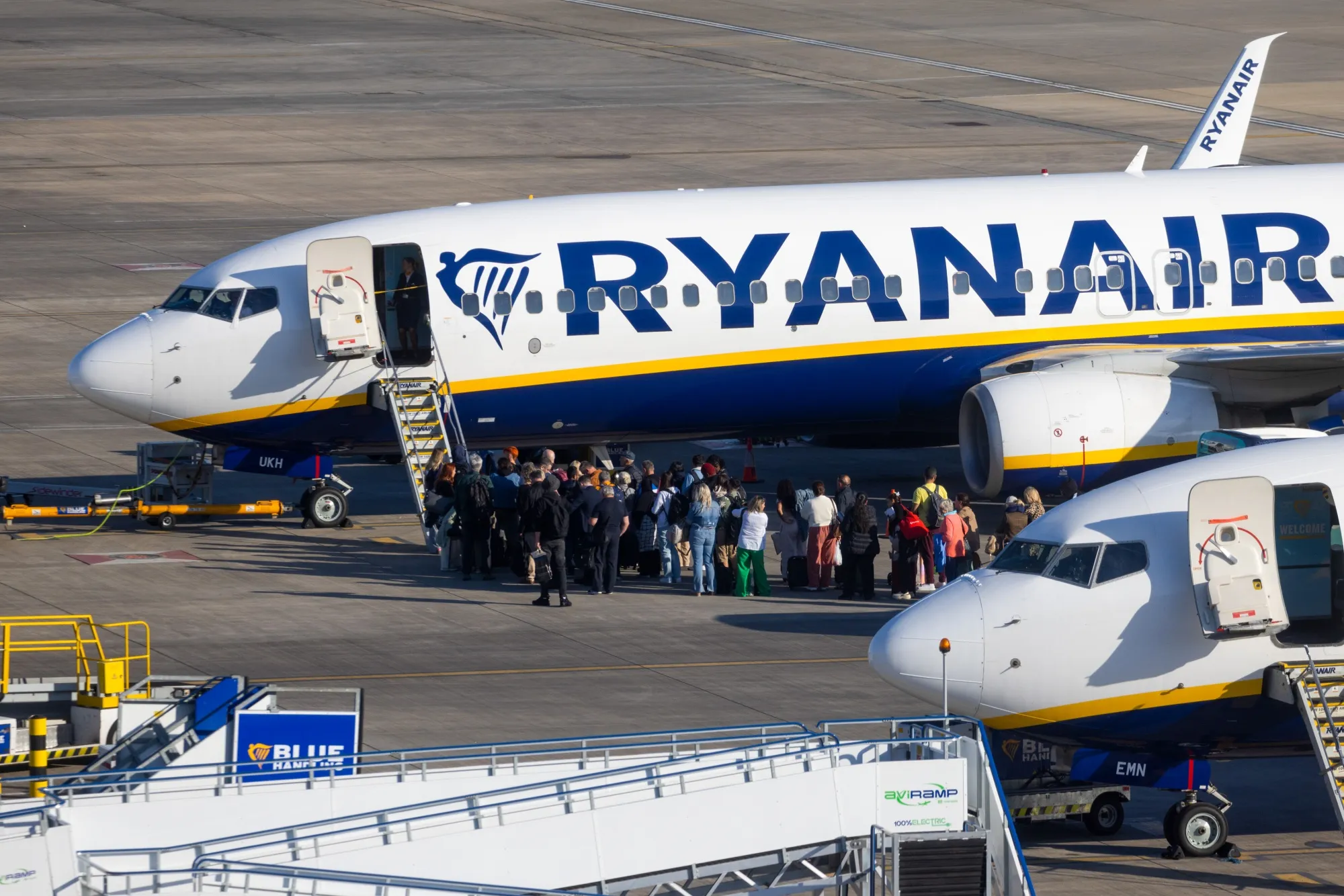 Ryanair Lifts Baggage Allowance With Two Extra Inches Under the Seat ...