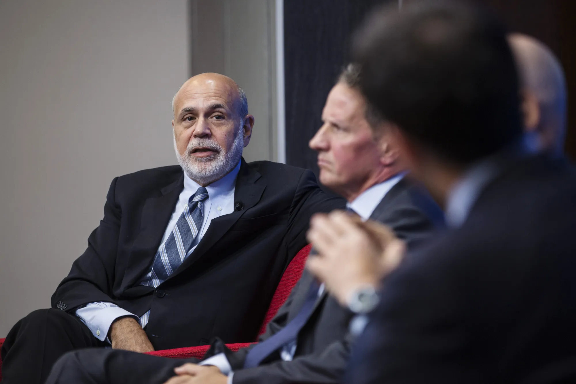 Ben Bernanke Urges Attention to Crisis Risks Amid War, Dollar Surge ...
