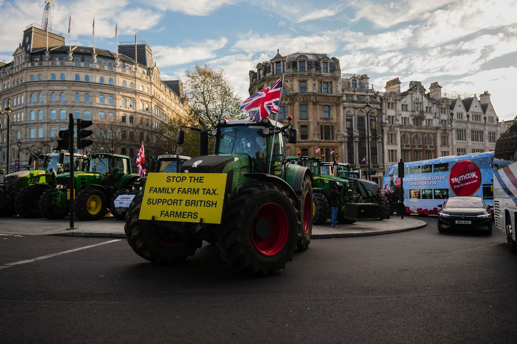 UK Backs Down to Farmers by Lifting Inheritance Tax Threshold - Bloomberg