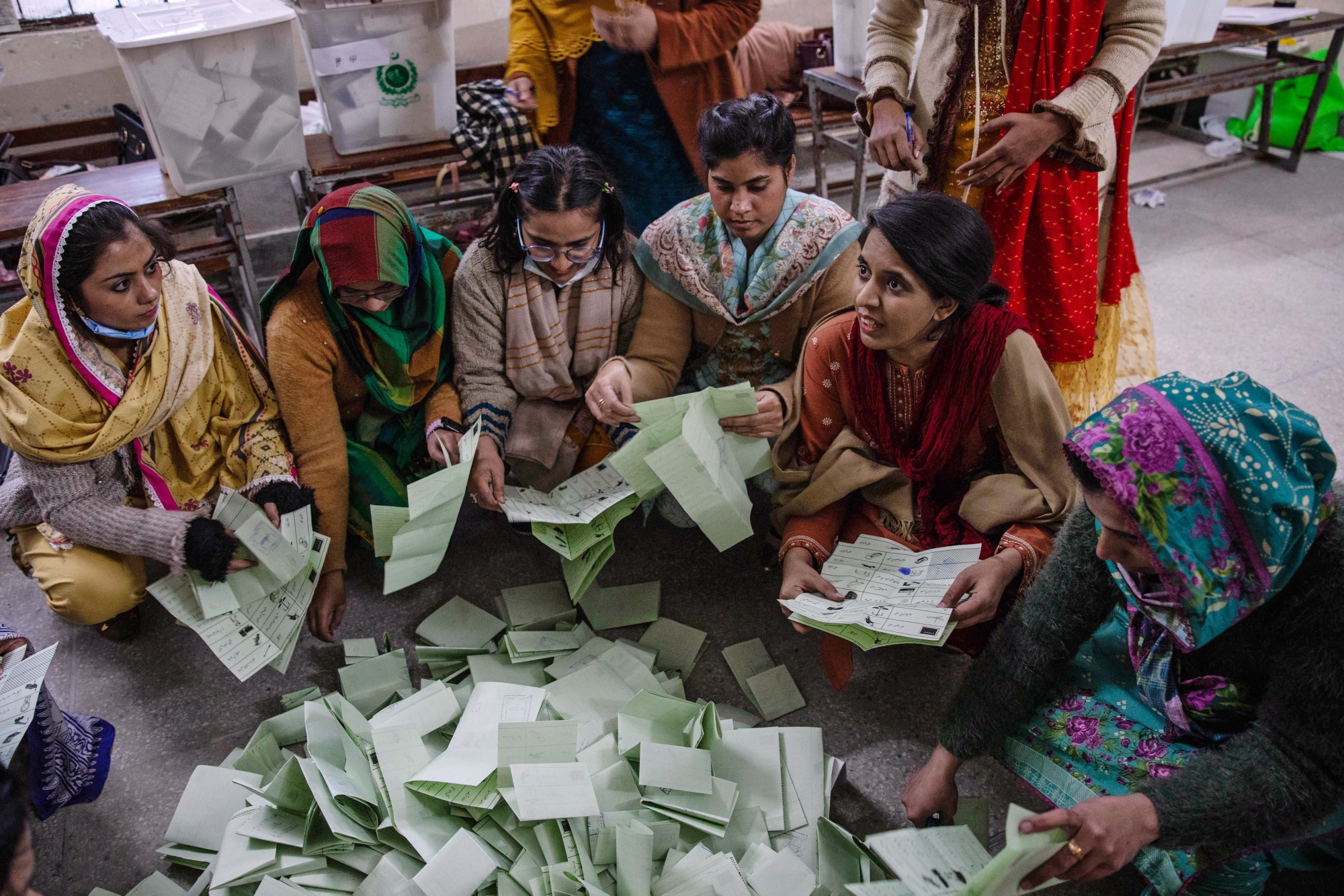 Pakistan Poll Results Delayed as Imran Khan’s Party Claims Win in First ...