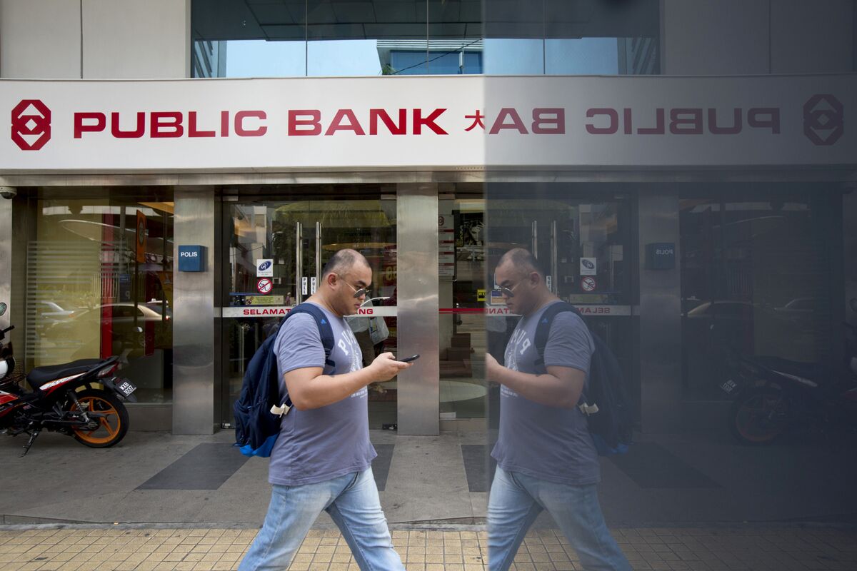 Banking's Investor Darling Slammed by Bernstein on Tech Spending ...