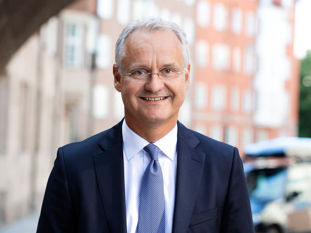 Sweden’s Top Pension Fund Ousts CEO After Losses on US Banks - Bloomberg