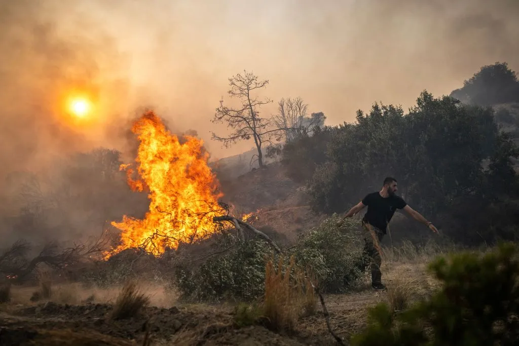 Greece Wildfires Burn Through the Country’s Natural CO2 Stores - Bloomberg