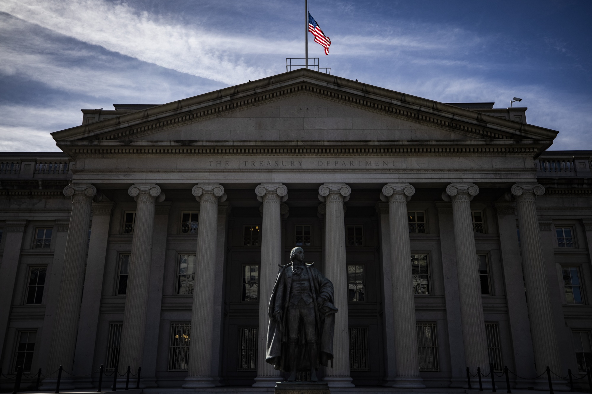 U.S. Treasury Now Sees $26 Billion Paydown in Debt This Quarter - Bloomberg